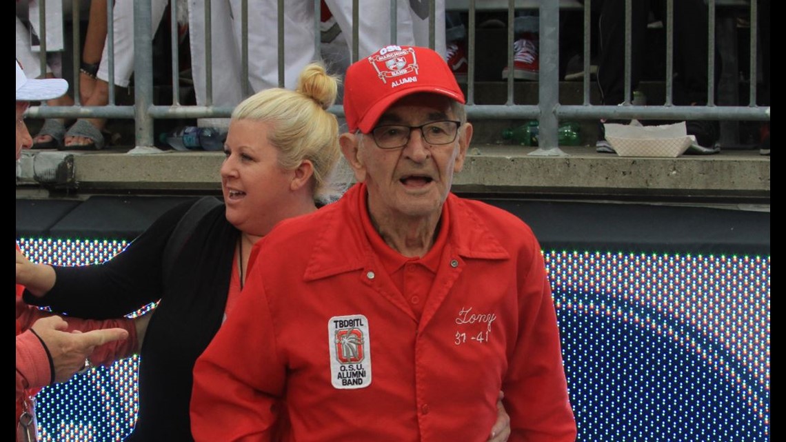 100-year-old OSU alum dots the "i" during Script Ohio | 10tv.com