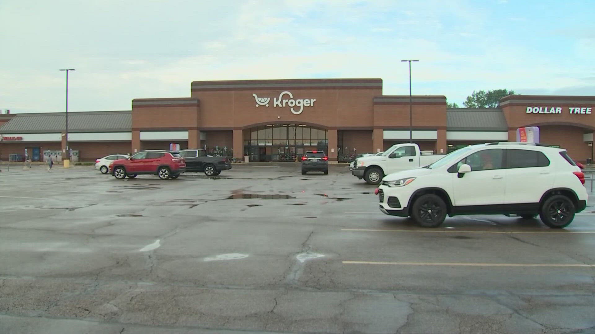Police: 1 dead following shooting in north Columbus Kroger parking lot ...