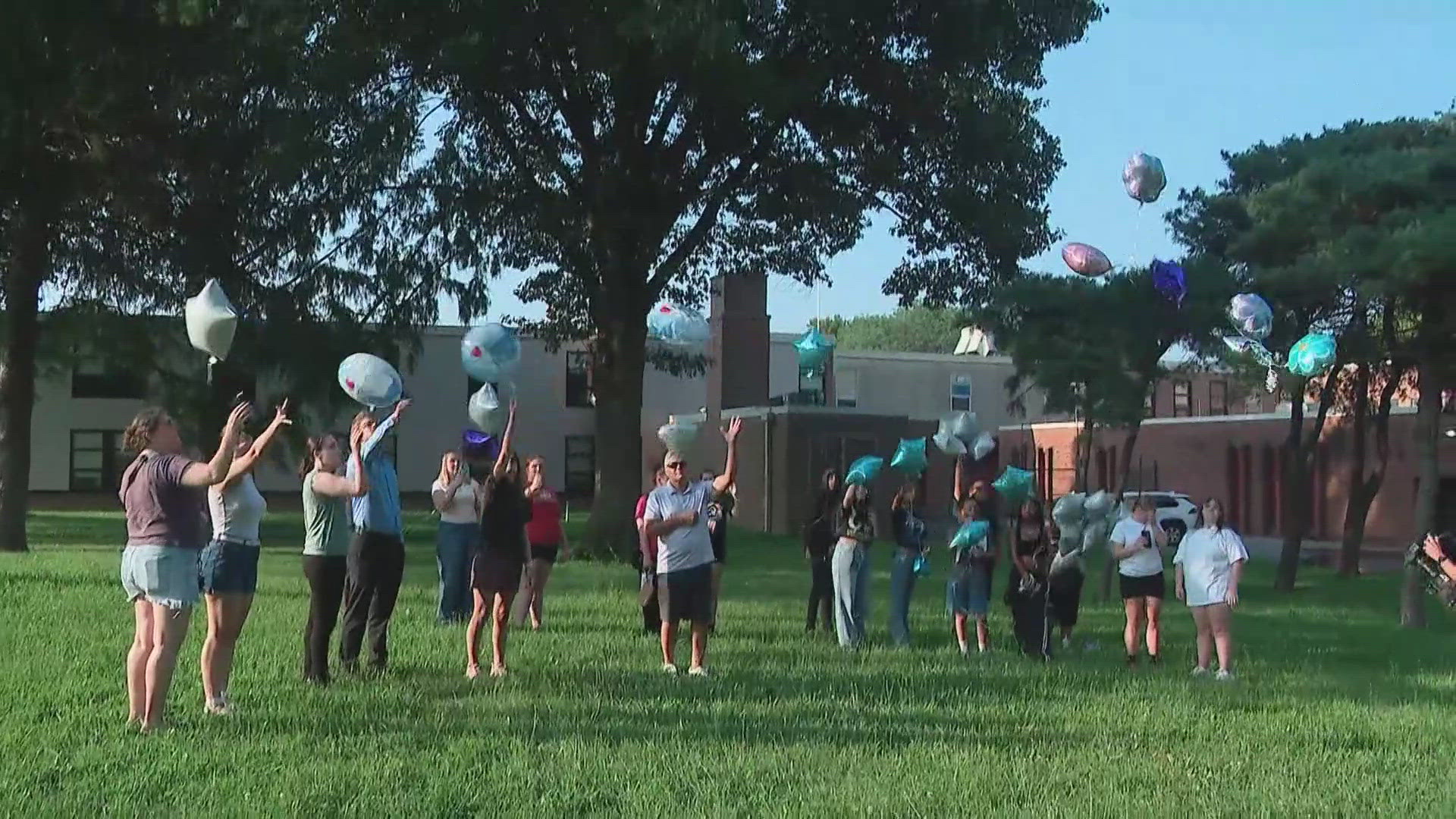 Family and students mourn beloved art teacher Rachel Prince at vigil ...