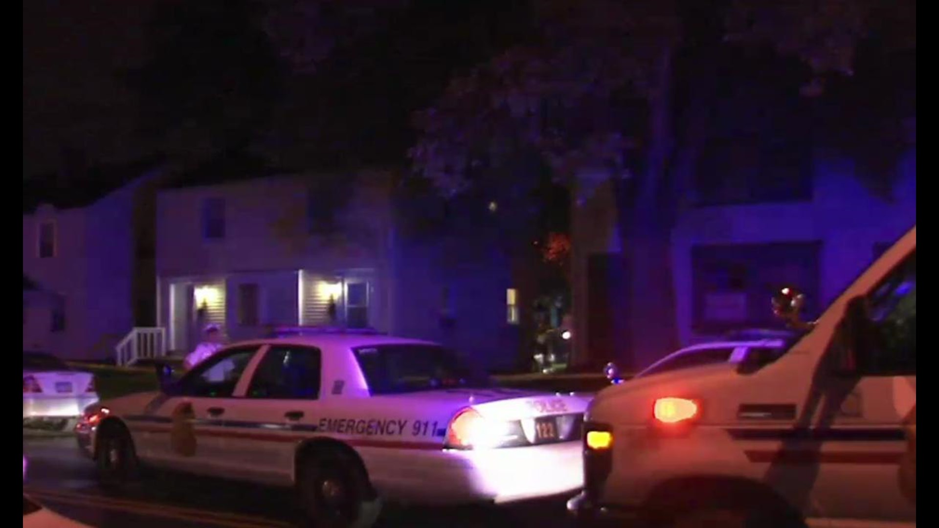 2 People In Hospital After Stabbing During Neighborhood Brawl | 10tv.com