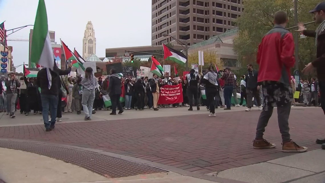 Hundreds gather in downtown Columbus for Palestine rally | 10tv.com
