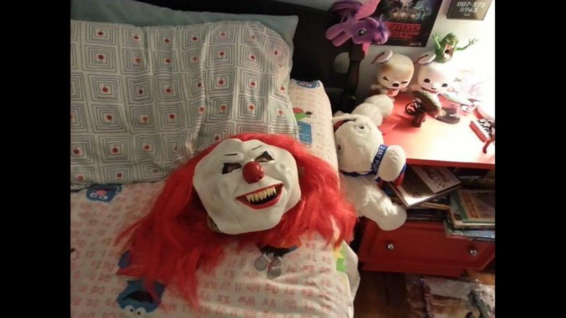 Mother clarifies "creepy clown" spotted around Va. town is sweet ...