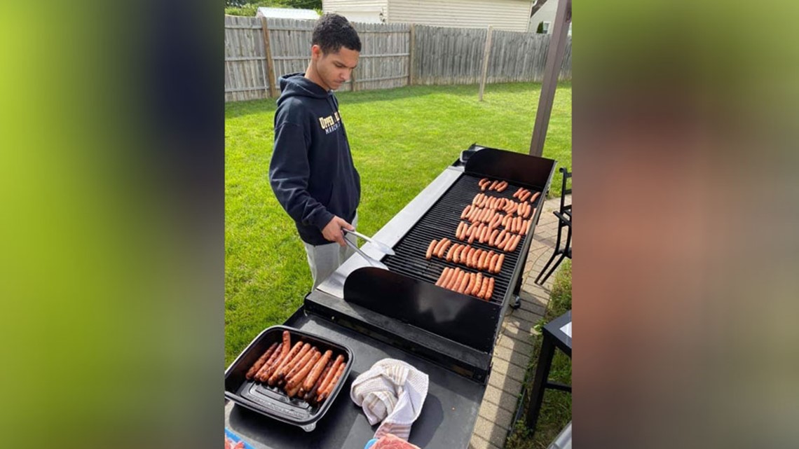 Teen makes hundreds of meals for Columbus police working protests ...