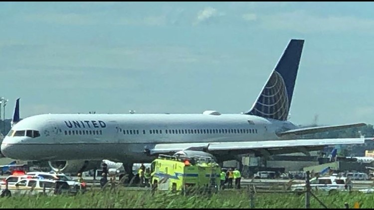 Plane landing at Newark airport blows tires, skids on runway | 10tv.com