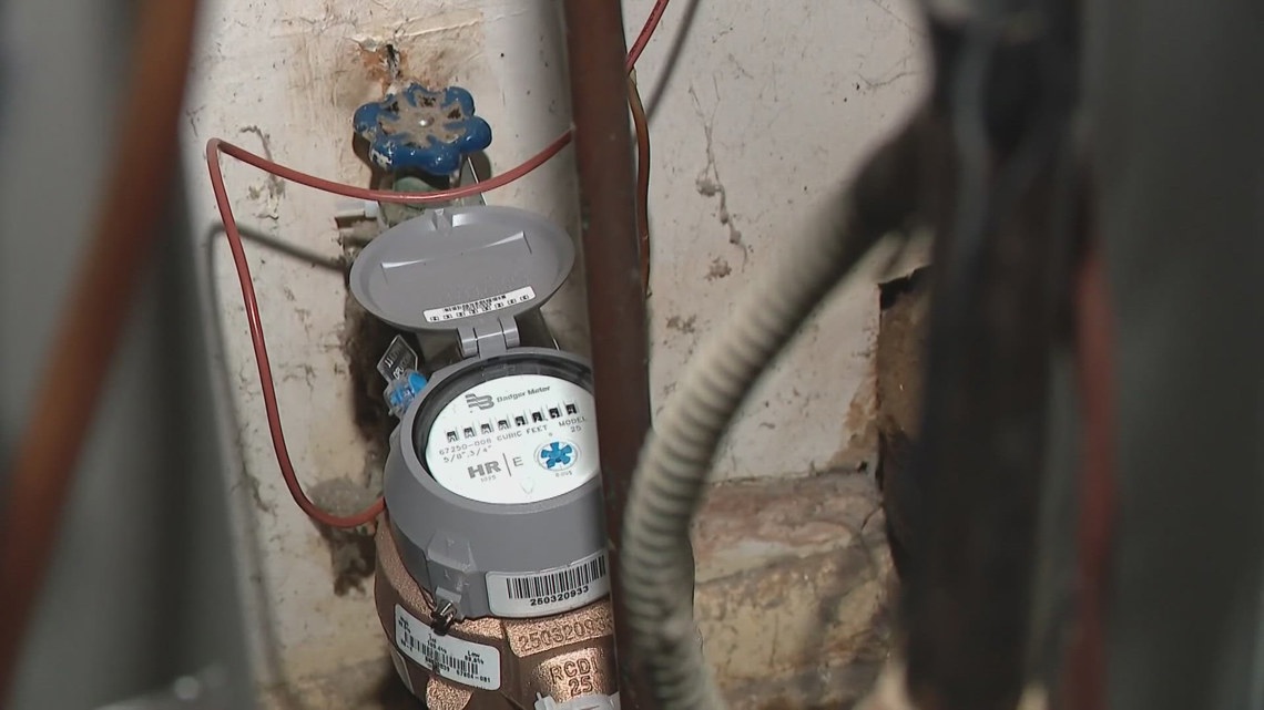 Columbus man faces hidden fee in mandatory water meter swap | 10tv.com
