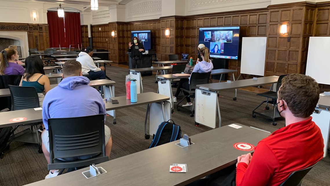 Ohio State professor helping guide students through year of pandemic ...