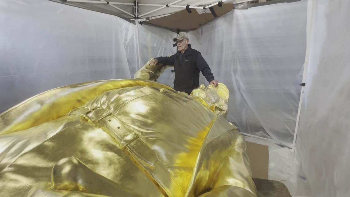 15-foot Trump statue sits in Zanesville awaiting installation, final ...