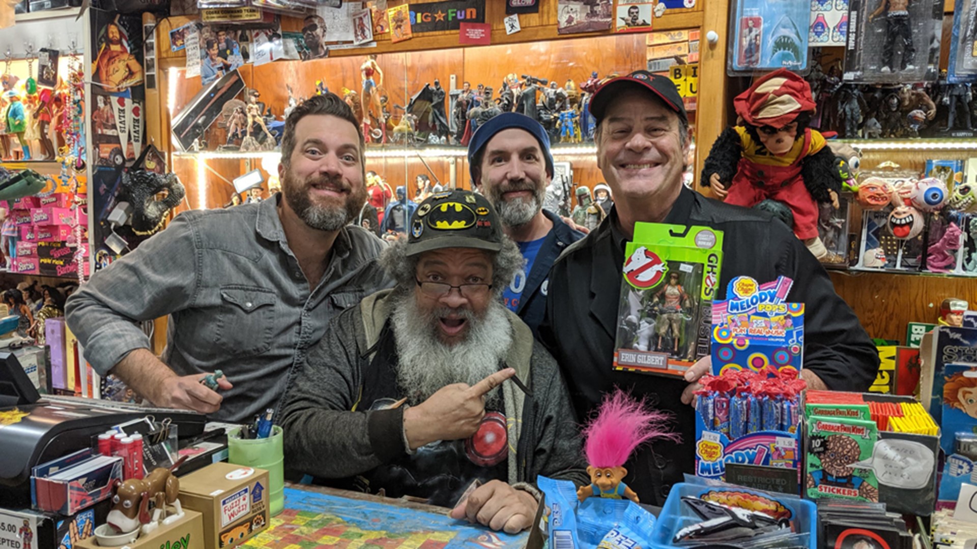 Dan Aykroyd visits Big Fun toy store during Columbus visit | 10tv.com