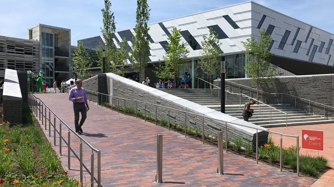 Columbus Metropolitan Library cuts ribbon to new Dublin branch | 10tv.com