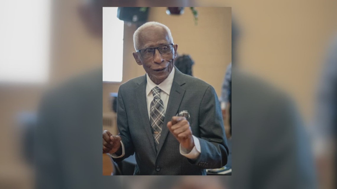 Rev. Leon Troy Sr. among the 2 names being added to Lincoln Theatre ...