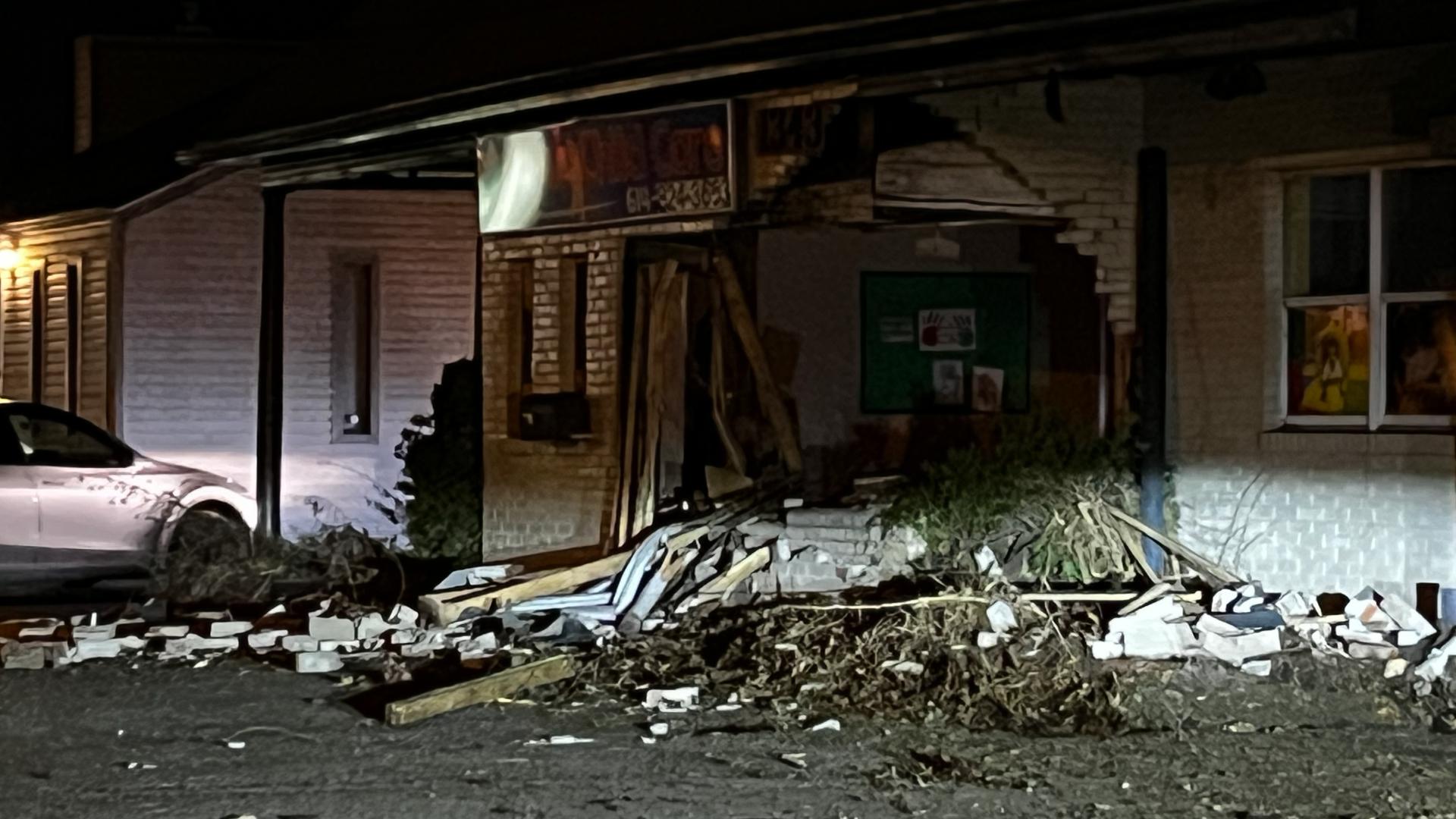 Police: Car crashes into Columbus day care | 10tv.com