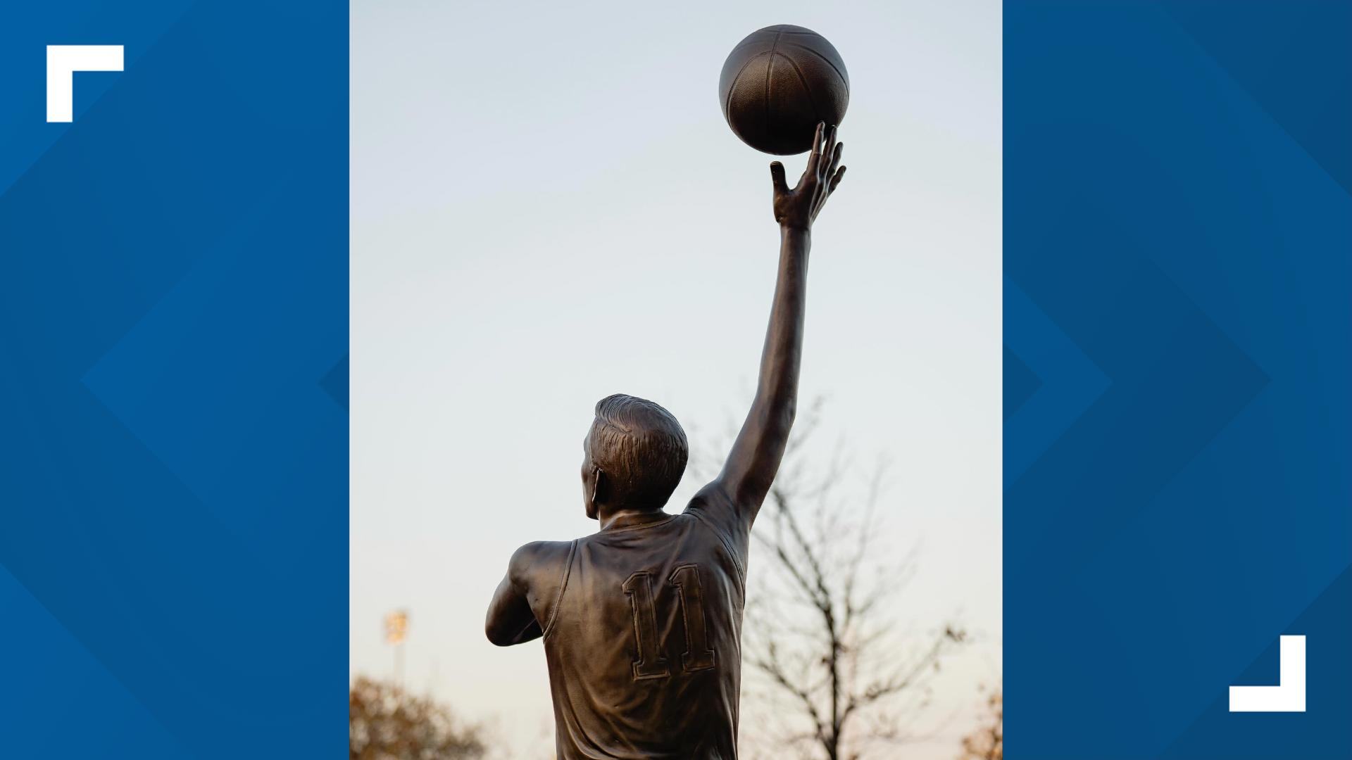 Ohio State unveils statue for legendary basketball player Jerry Lucas ...