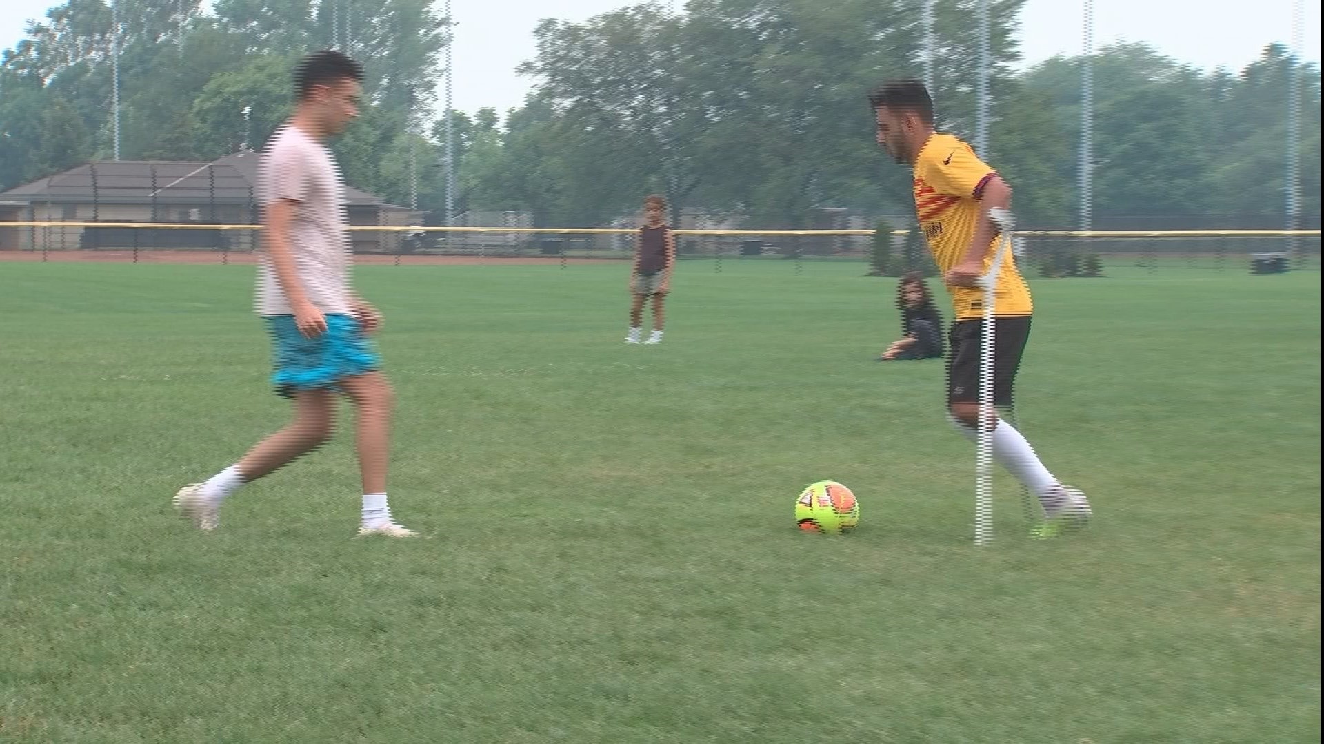 Teen receives prosthetic leg to pursue passion for so | 10tv.com