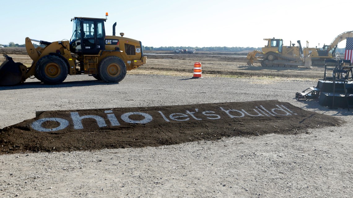 Intel breaks ground on new semiconductor facilities in Ohio | 10tv.com