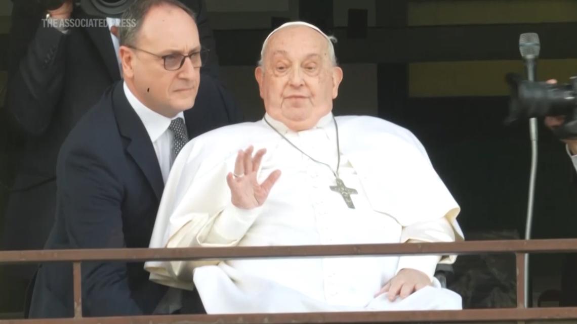 'He's a really good fighter': Faithful celebrate Pope Francis's return ...