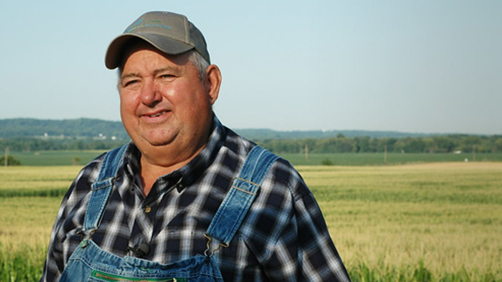 Farmer behind viral 'it's honest work' meme dies in crash | 10tv.com