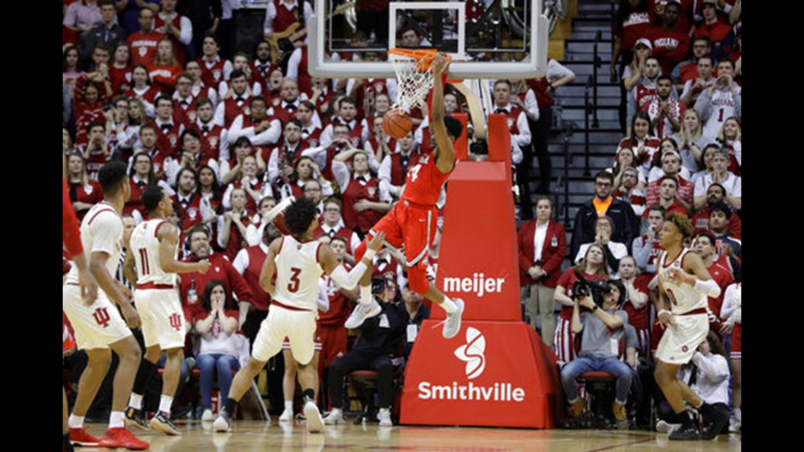 Wesson's tie-breaking dunk sends Buckeyes past Hoosiers 55-52 | 10tv.com