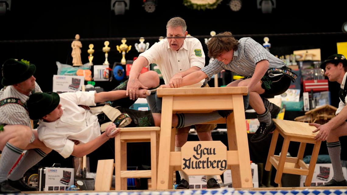 German men with the strongest fingers compete in Bavaria's ...