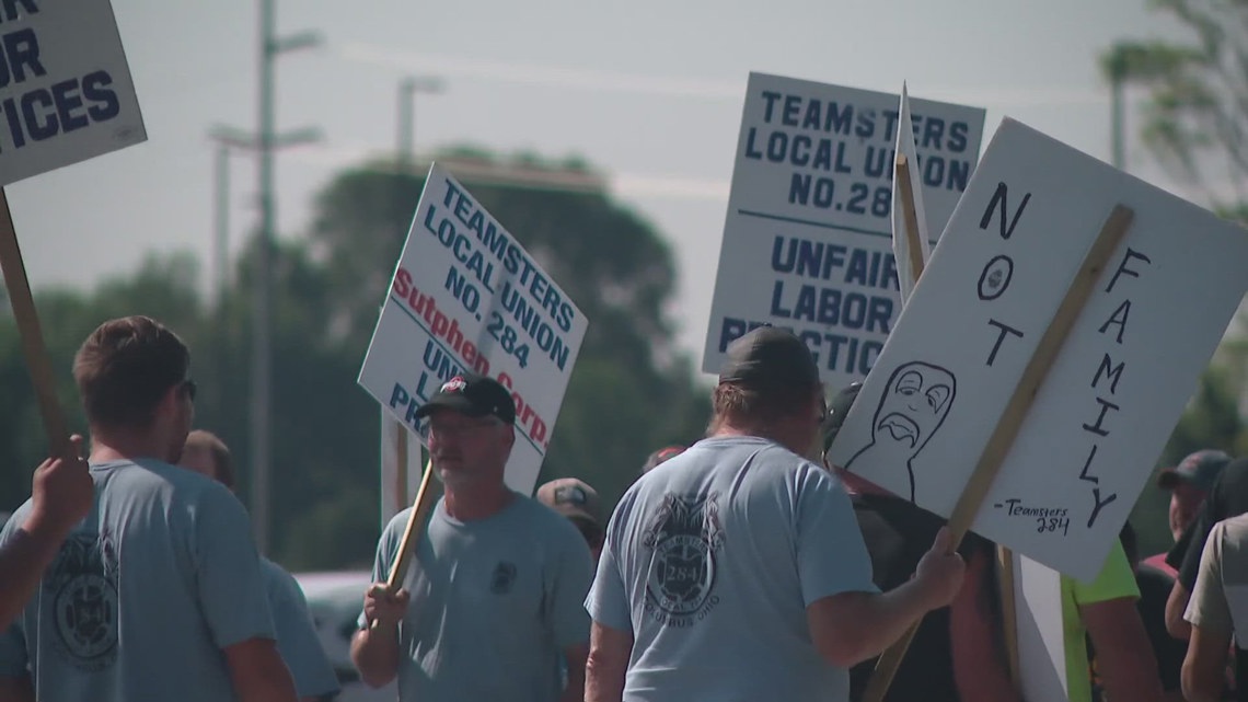 Union workers strike at Sutphen Corp for better contract | 10tv.com