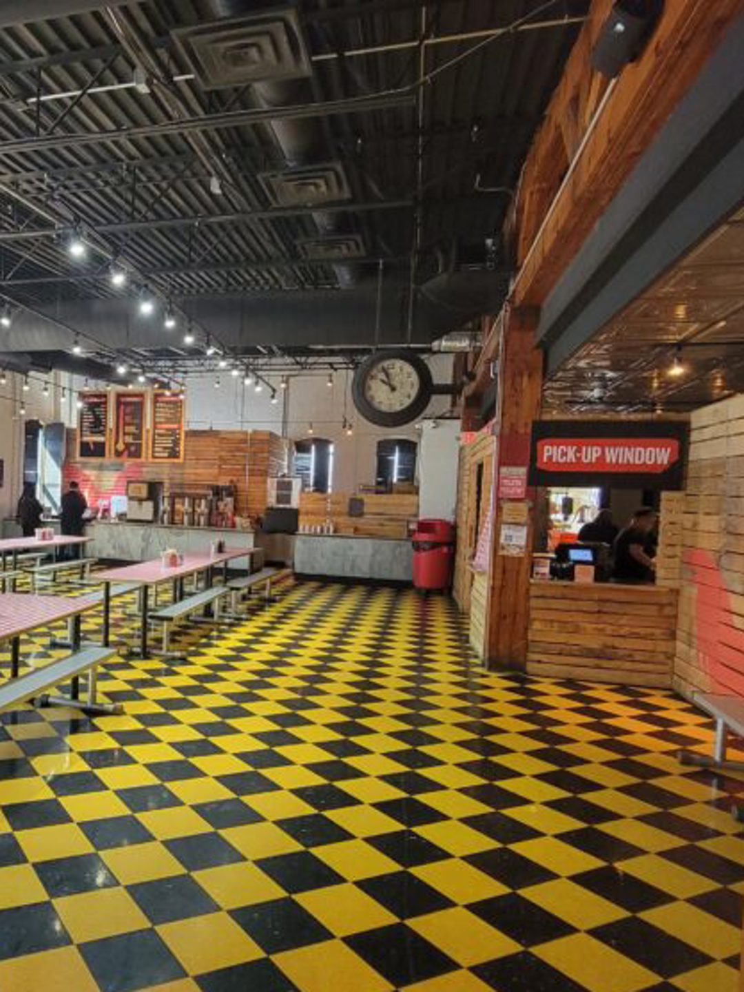 Hot Chicken Takeover closes last location | 10tv.com