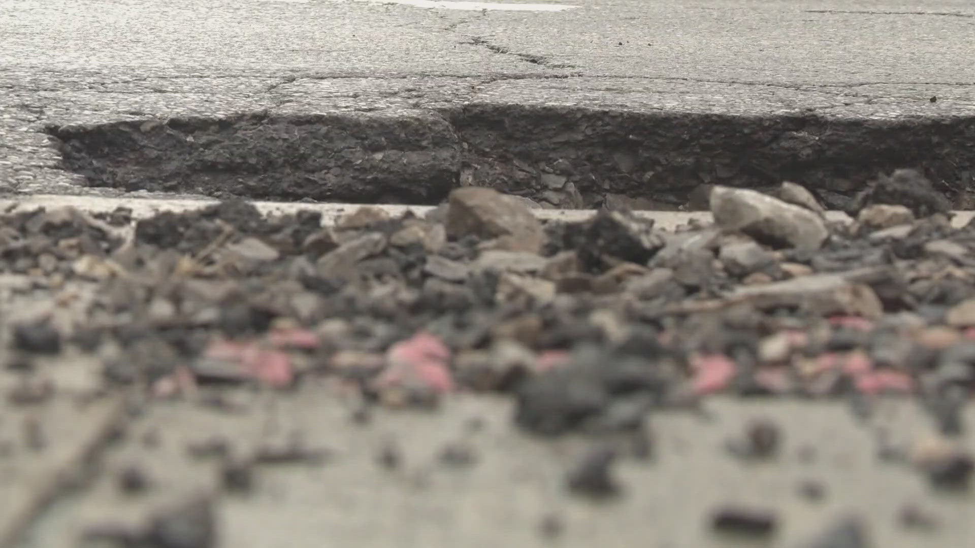 Extreme heat causing more potholes to form | 10tv.com