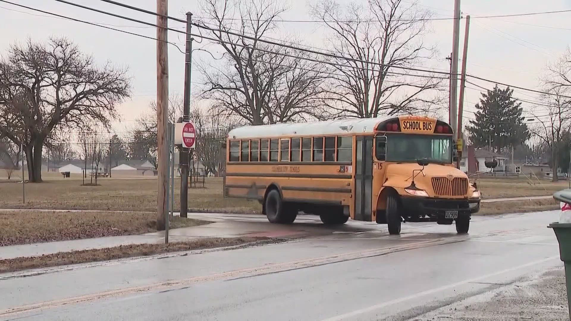 Columbus City Schools board votes to end high school busing requirement ...