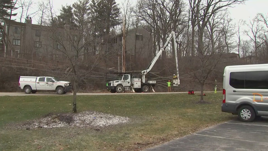 Strong winds knock down trees, cause power outages across central Ohio ...