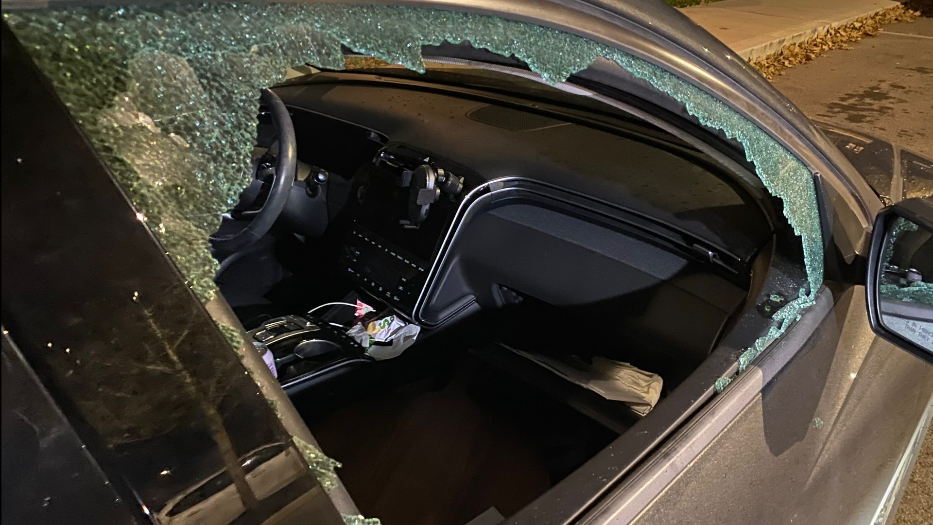 30+ cars at Columbus apartment complex broken into overnight | 10tv.com