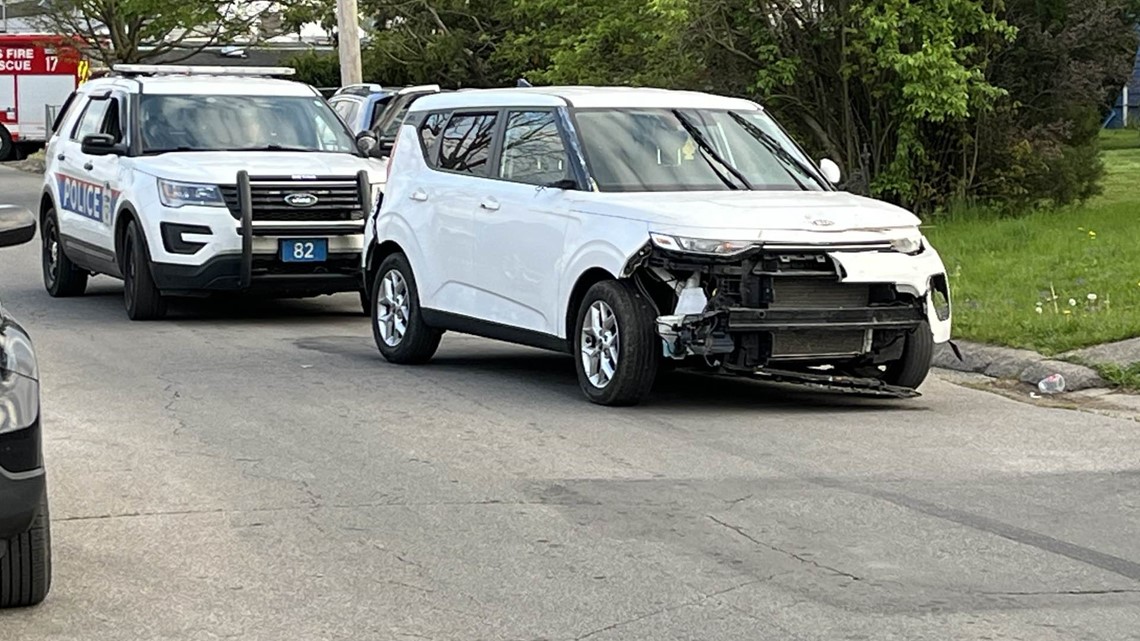 2 juveniles crash Kia into garage in Hilltop neighborhood | 10tv.com