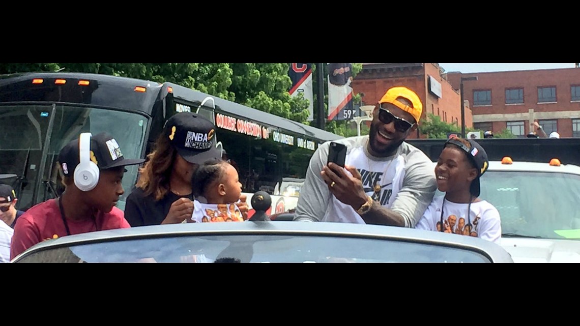 Massive crowd swarms Cleveland for Cavs' NBA title parade | 10tv.com