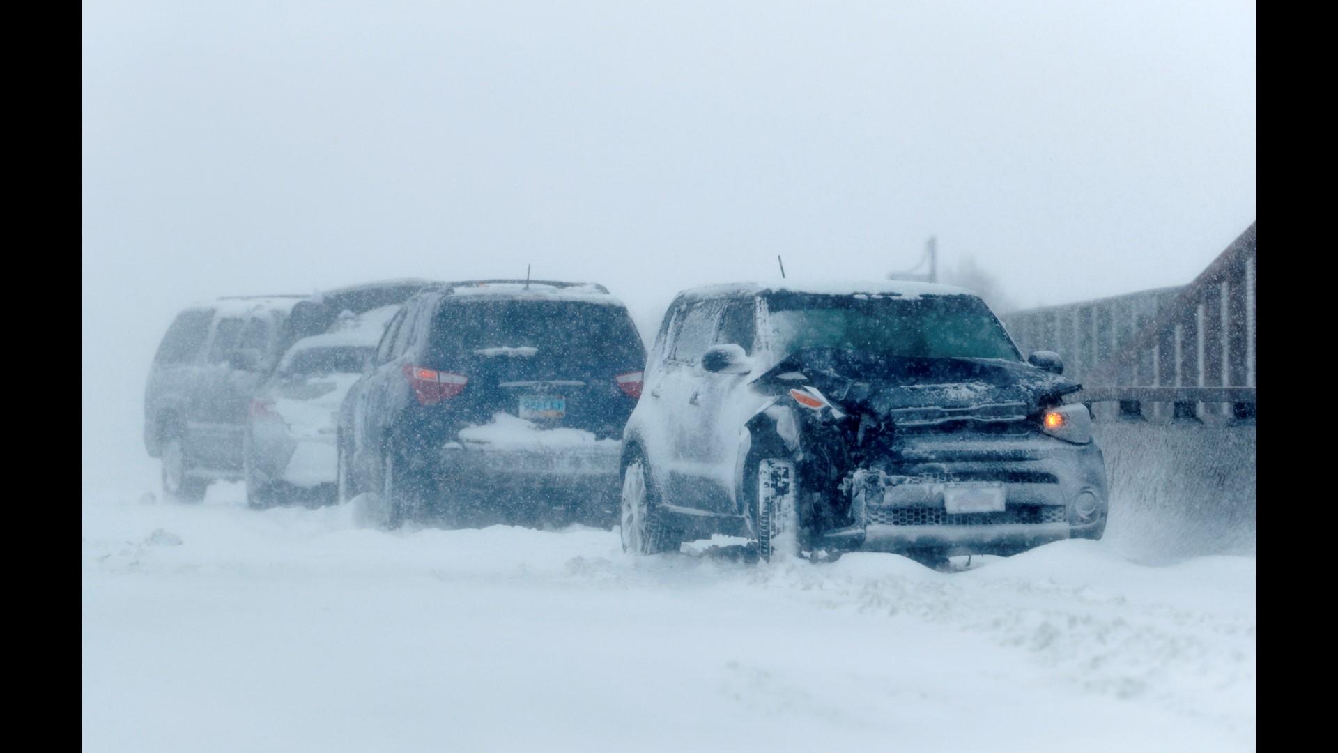 Colorado's 'bomb cyclone' storm barrels toward Midwest | 10tv.com