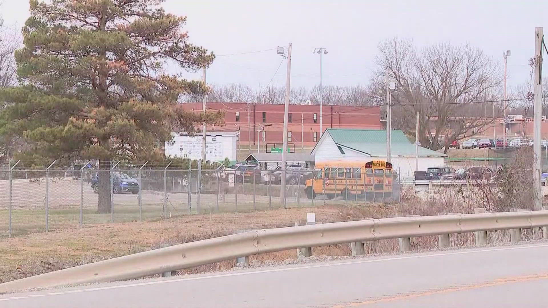 No explosives found after bomb threat at Huntington High School in Ross ...