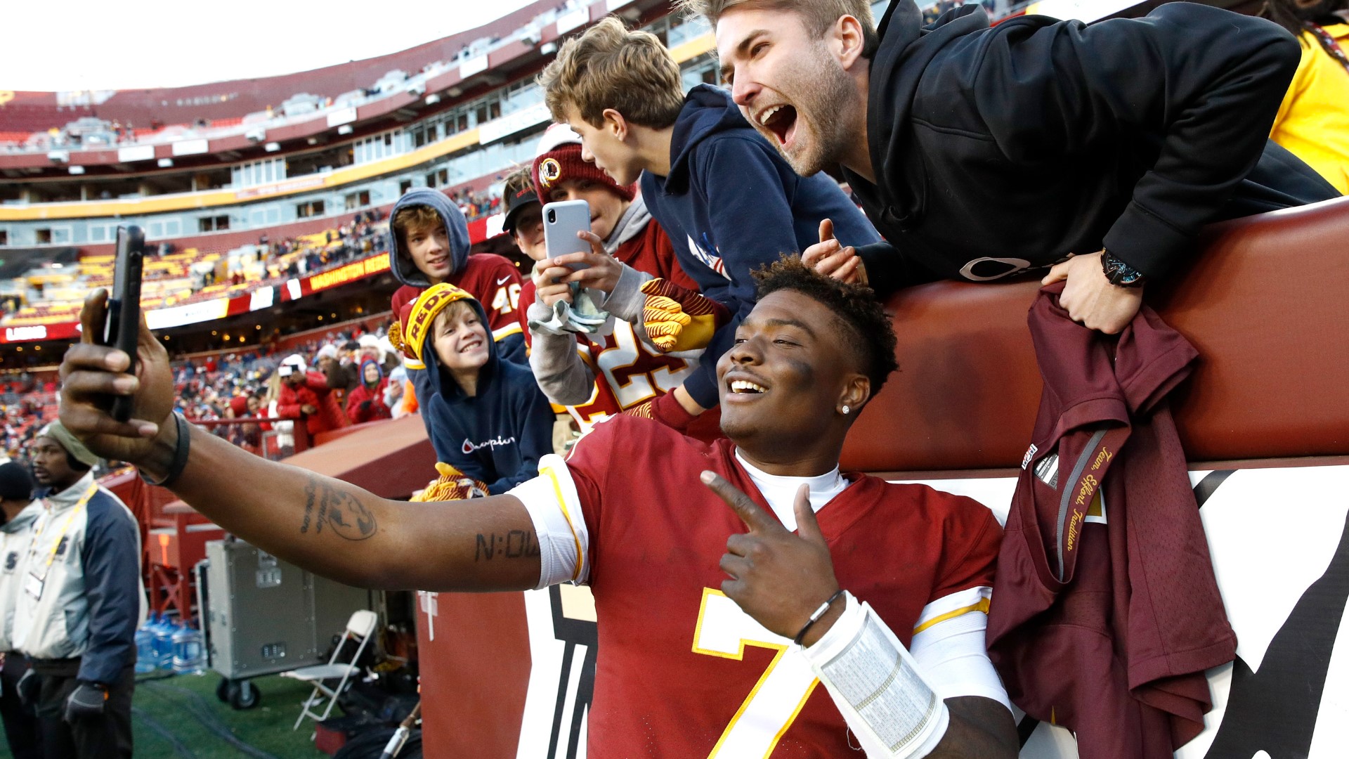 Fans remember Dwayne Haskins with memorial outside Ohio Stadium | 10tv.com