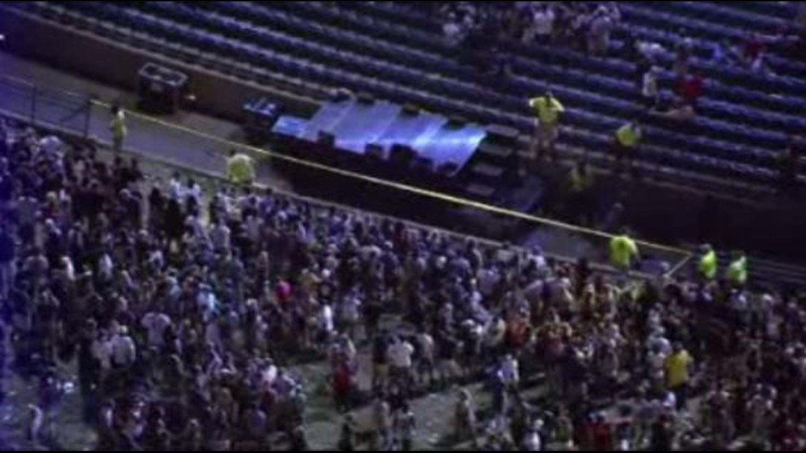 Snoop Dogg concert: Fence collapse leaves dozens injured | 10tv.com