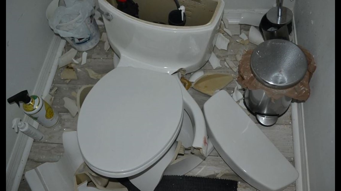 Florida woman says toilet explodes after lightning strike | 10tv.com