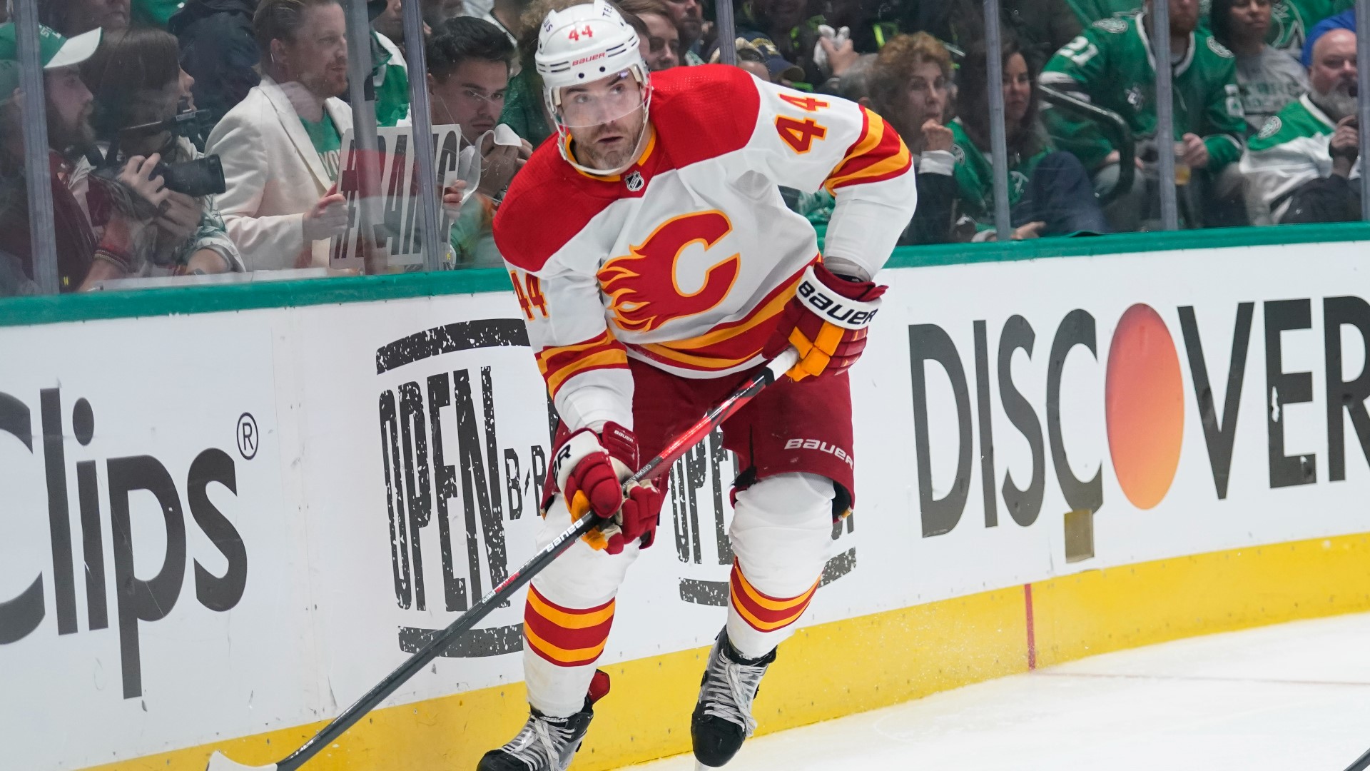 Blue Jackets sign defenseman Gudbranson to 4-year deal | 10tv.com