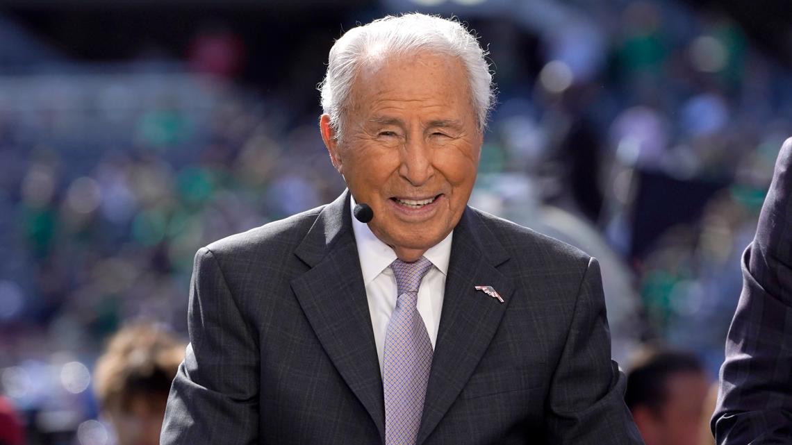 Lee Corso retires with final pick at Ohio State–Texas game | 10tv.com