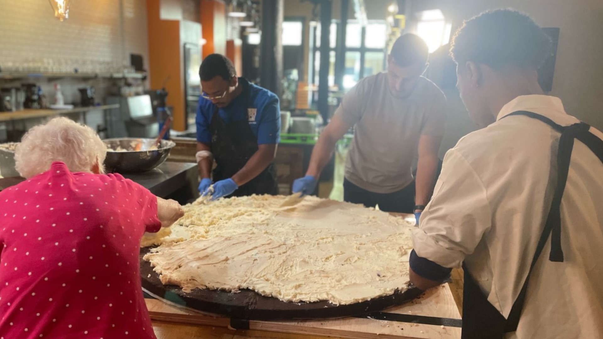 Columbus grandma, grandson team up to create world's largest Oreo ...