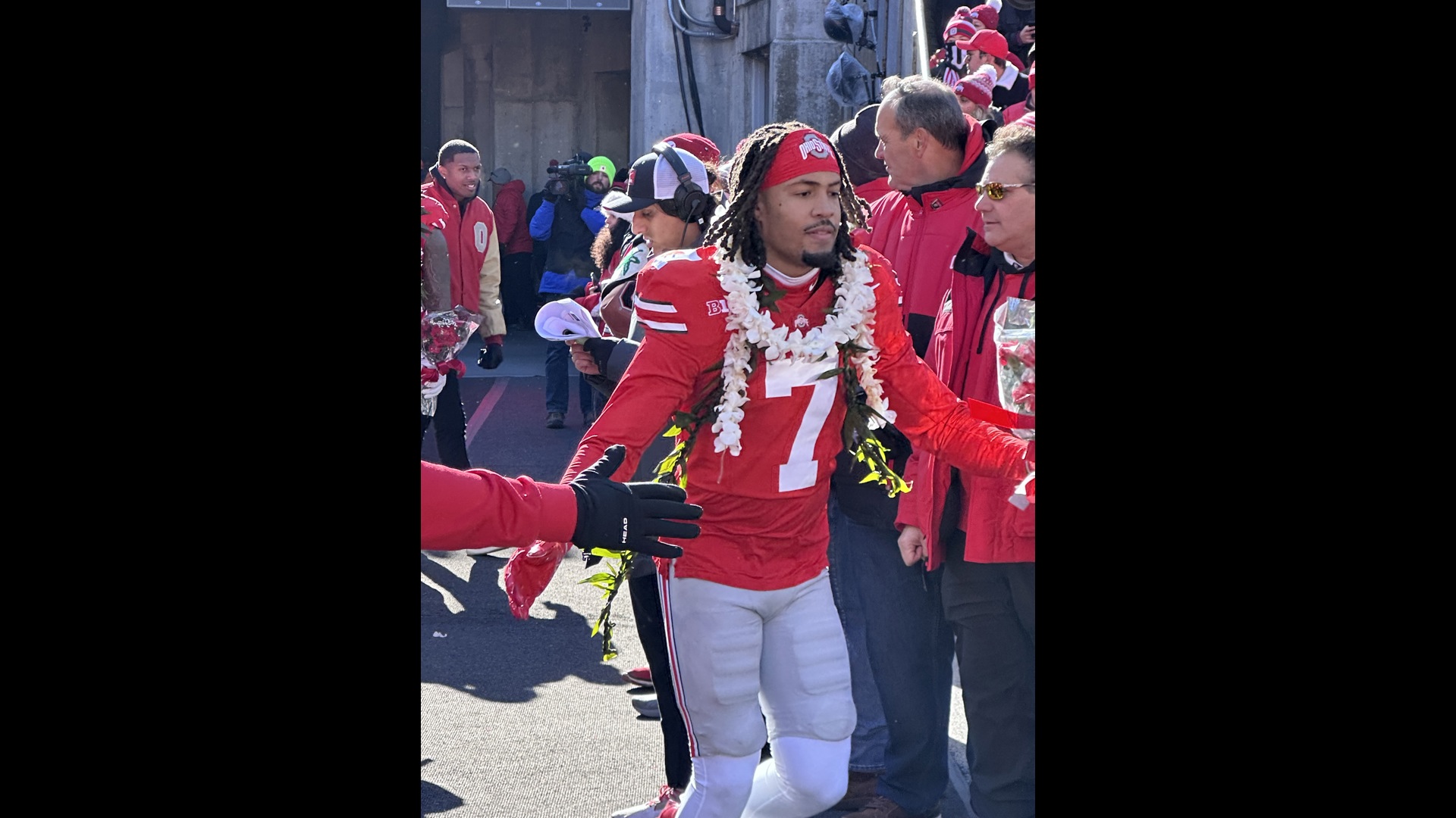 Ohio State honors graduating Buckeyes before Michigan game | 10tv.com