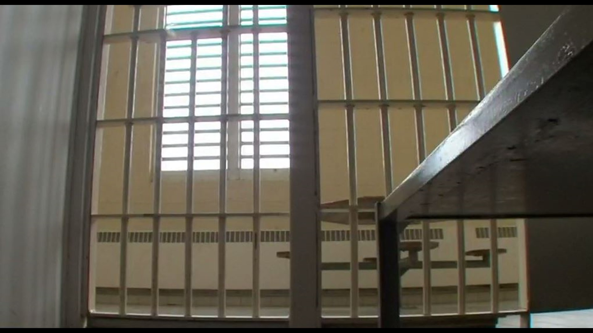 Jail officials: 2 inmates overdose, unknown how drugs got in | 10tv.com