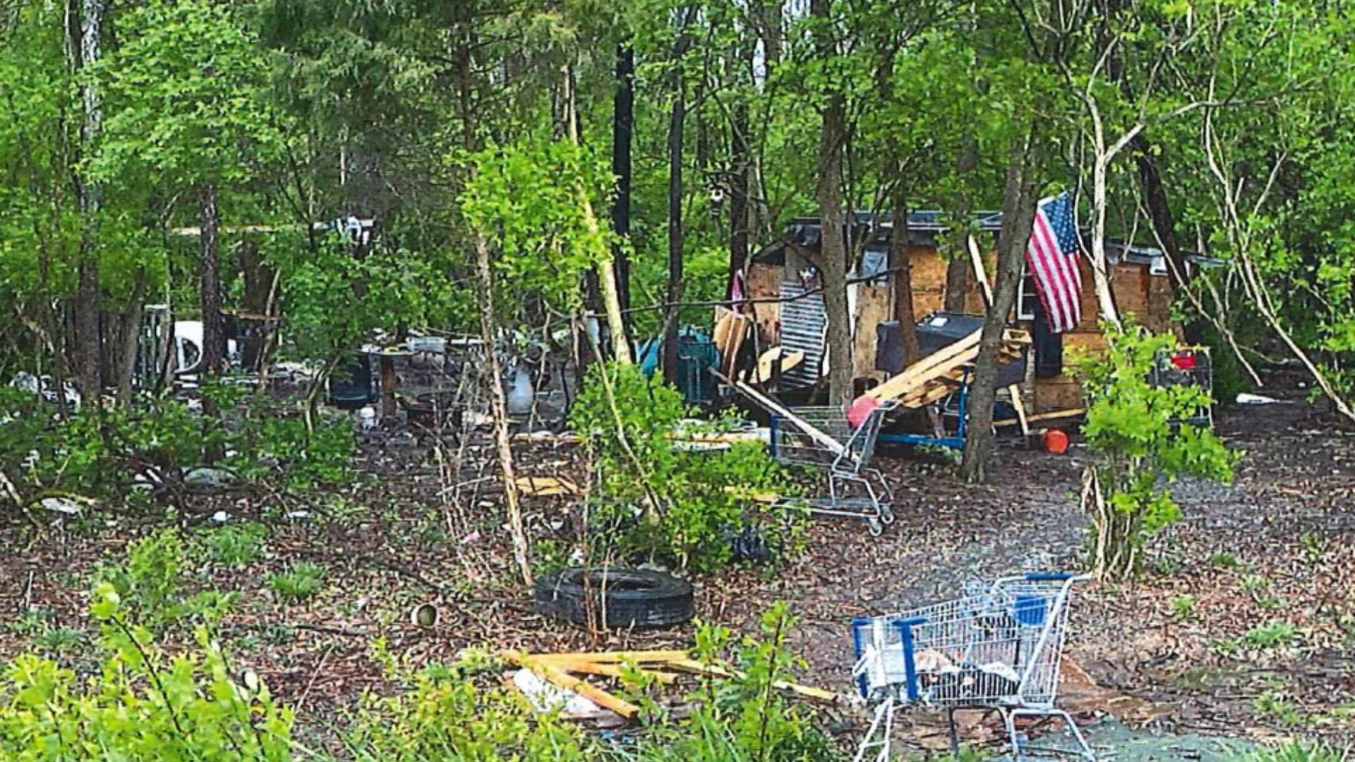 Southeast Columbus homeless camp clean-up battle | 10tv.com