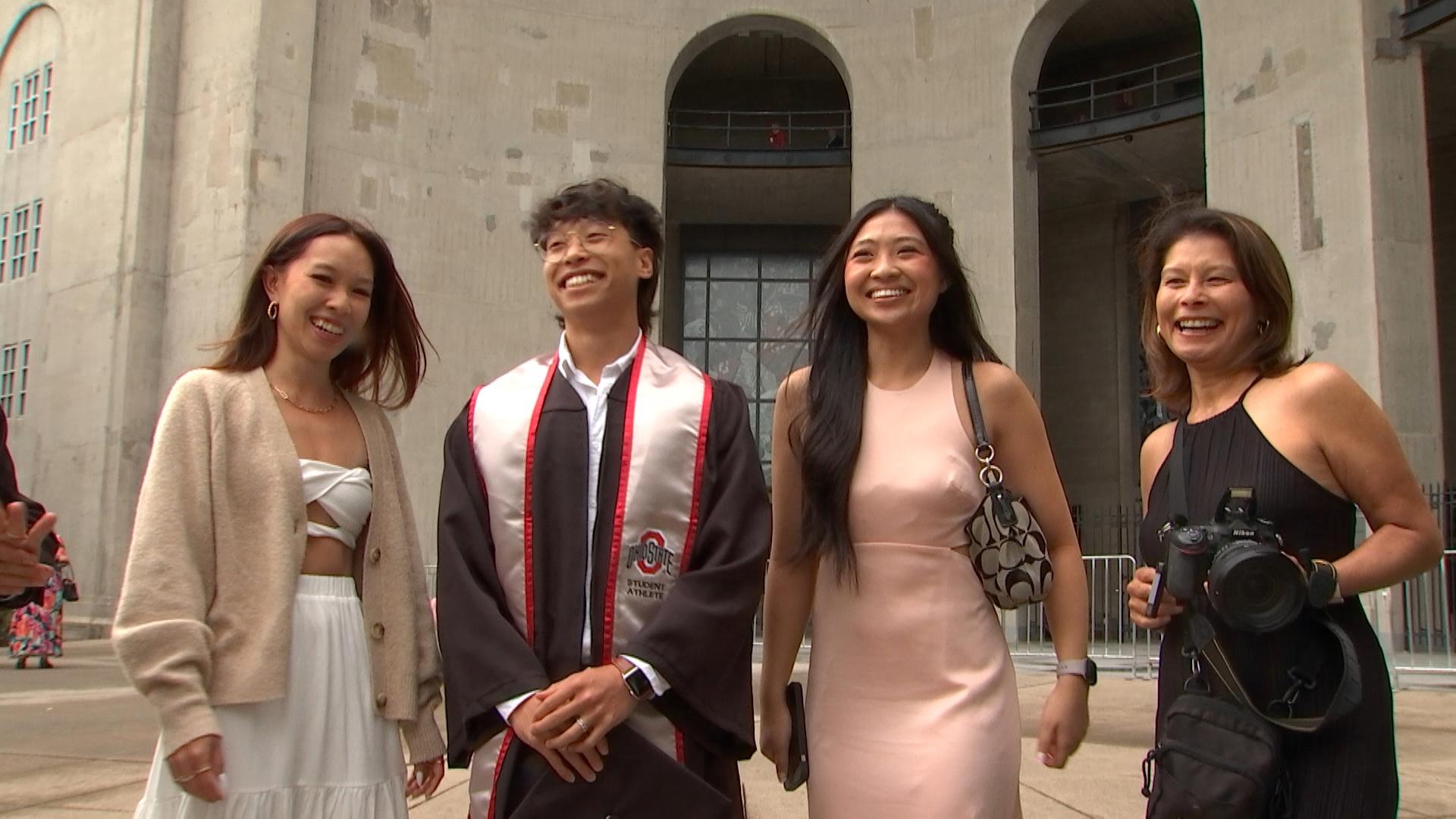 More than 12,500 graduate from Ohio State | 10tv.com