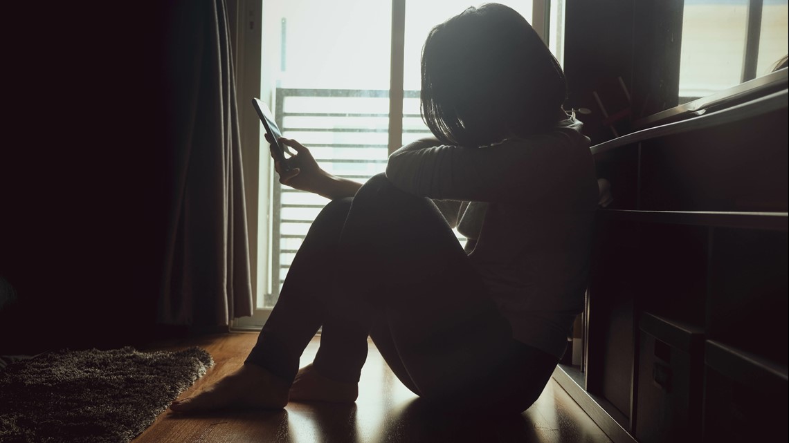 Digital Dating Abuse: Warning signs, how to get help | 10tv.com
