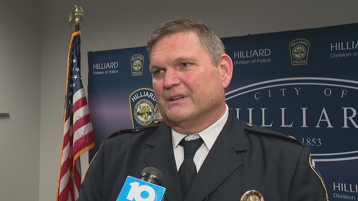 Hilliard honors police chief during retirement | 10tv.com