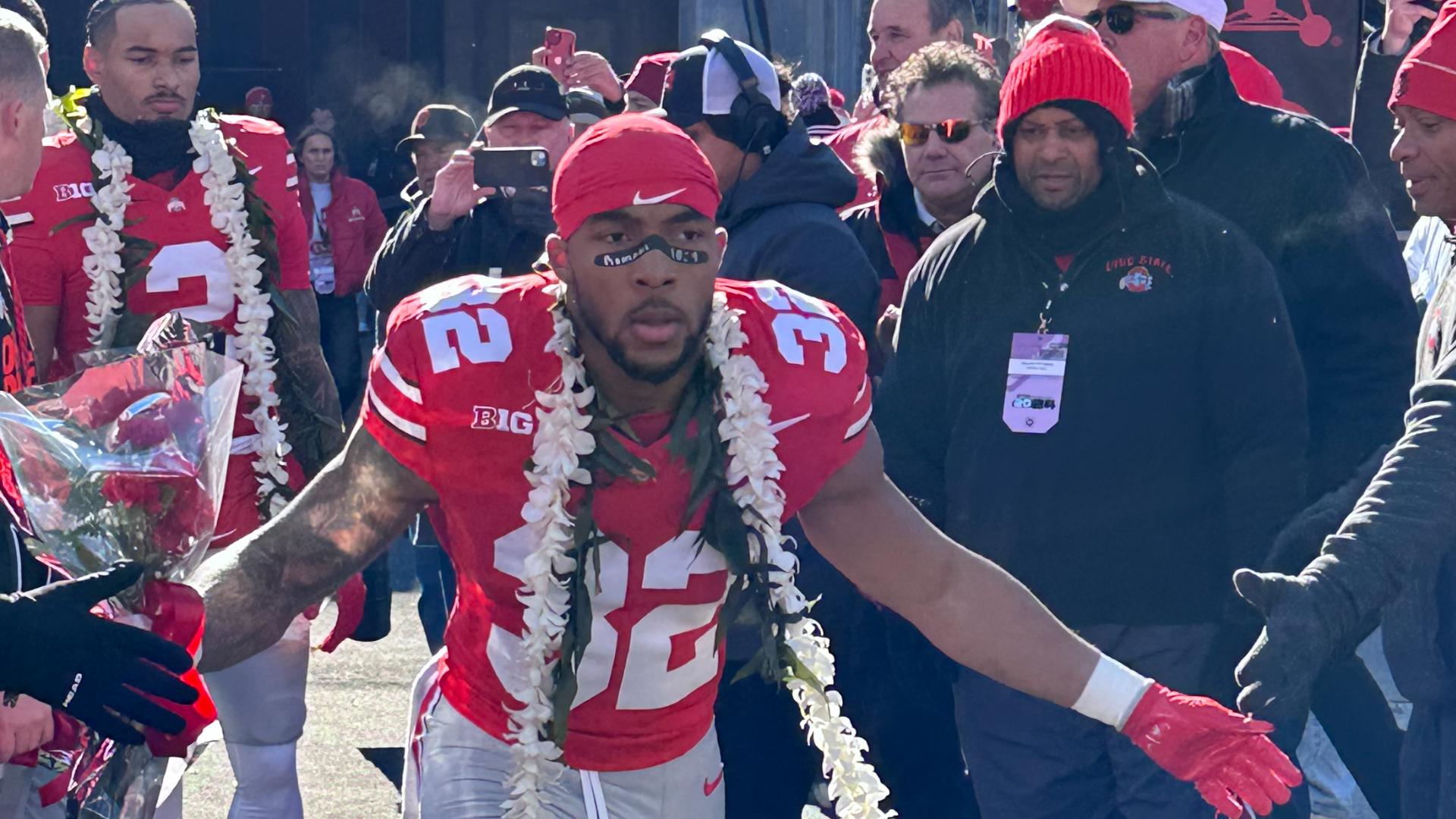 Ohio State honors graduating Buckeyes before Michigan game | 10tv.com