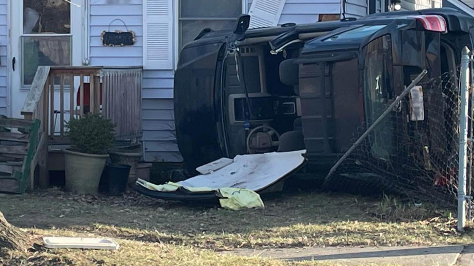 1 injured after driving car into house in northeast Columbus | 10tv.com