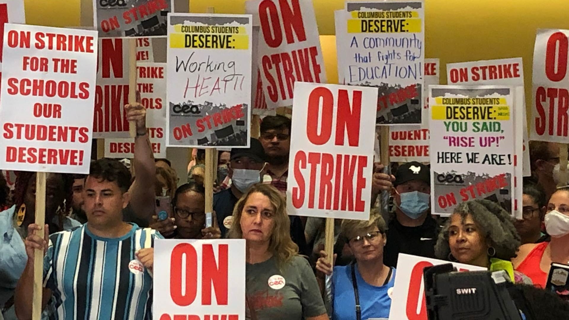 Columbus teachers' union votes to strike, rejects board's offer | 10tv.com