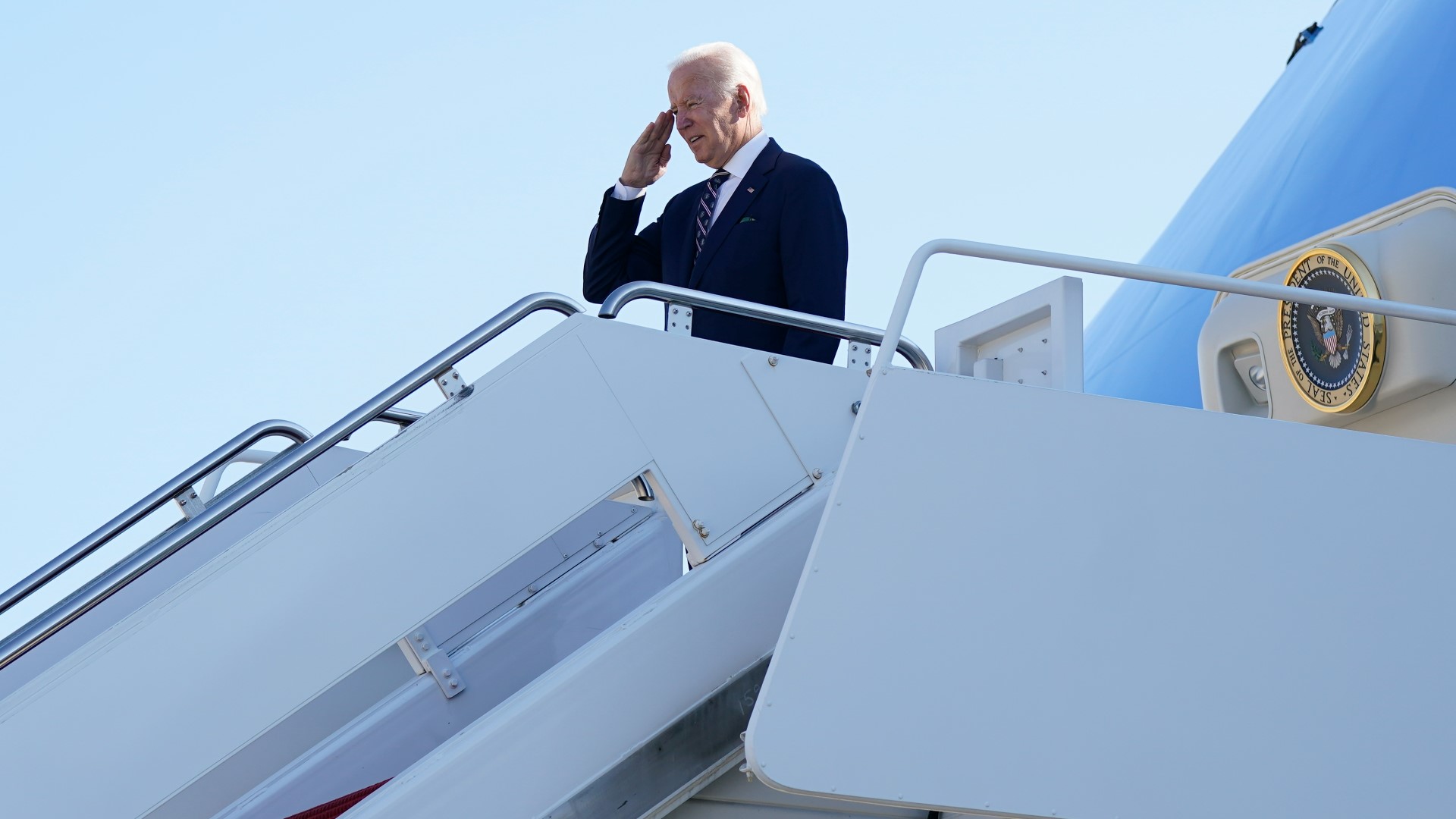 Intel breaks ground on new semiconductor facilities in Ohio | 10tv.com