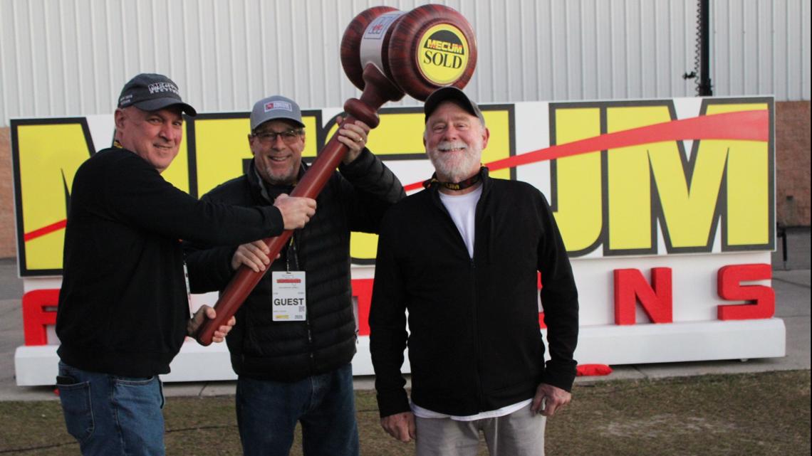 Families say 3 men killed outside Florida Airbnb in 'random' attack ...