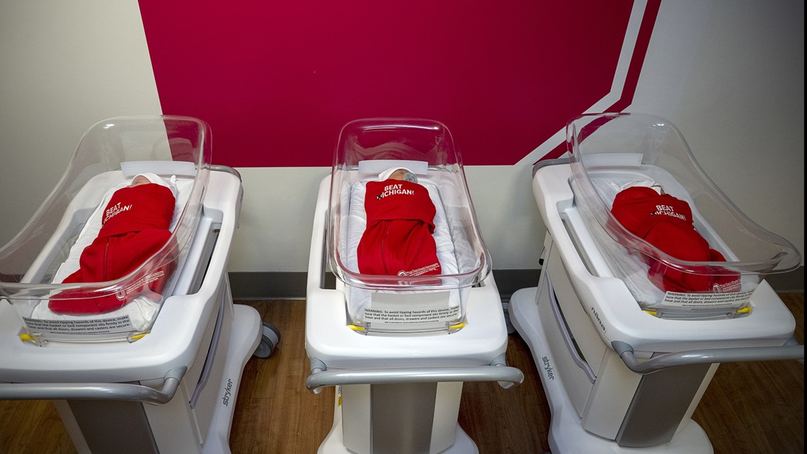 Newborns at Wexner Medical Center get ‘Beat Xichigan’ blankets | 10tv.com